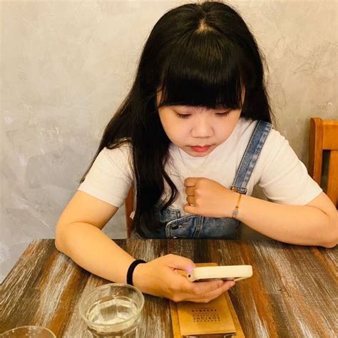記錄上班遇到的奇葩客人 202406013 Day9 晚上時間 案件1 客人📞：您好我要訂位 我：請問要訂什麼時候呢？ 客人📞：1800