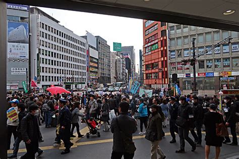 辺野古の海の埋立て工事再開を許さない！ オスプレイの配備を止めろ！ 安倍政権は辺野古新基地建設を断念しろ！ 226新宿デモ