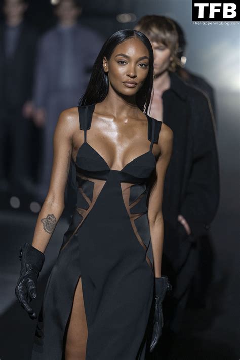 Jourdan Dunn Flashes Her Areola As She Walks The Runway For Hugo Boss