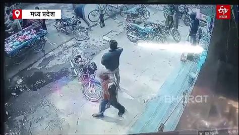 सतना में लुट गई किसान की गाढ़ी कमाई बैंक से निकलते ही नोटों से भरा
