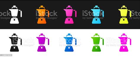 흑백 배경에 고립 된 커피 메이커 모카 냄비 아이콘을 설정합니다 벡터 간헐천에 대한 스톡 벡터 아트 및 기타 이미지 간헐천