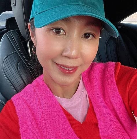 ‘윤종신 아내 전미라 할머니 꽃바지 고정관념 파괴한 시선강탈 테니스룩 패션엔
