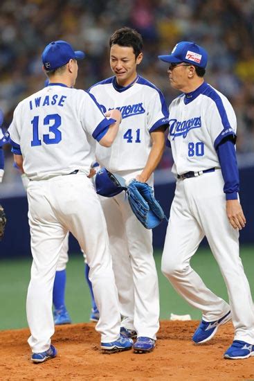 現役最後の登板を終え、岩瀬仁紀（：mvpセットアッパー 浅尾拓也 写真特集：時事ドットコム