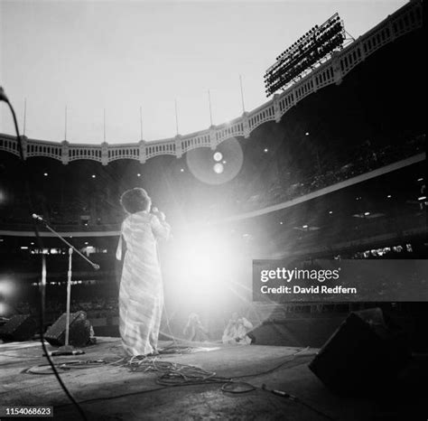 Roberta Flack Photos Photos And Premium High Res Pictures Getty Images