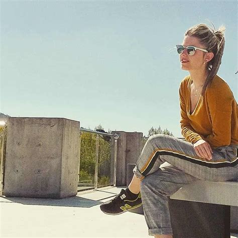 40 Best Outfit Ideas With Mustard Yellow Sweaters For Women