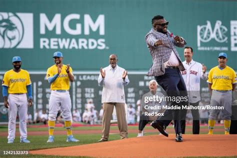 Ceremonial First Pitch Photos And Premium High Res Pictures Getty Images