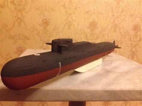 1350 Sovietrussian Yankee Class Submarine Complete Model