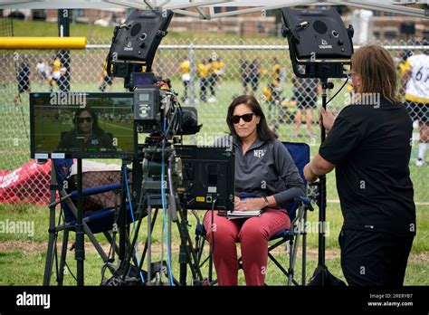 Nfl Network Reporter Judy Battista Center Covers The Pittsburgh