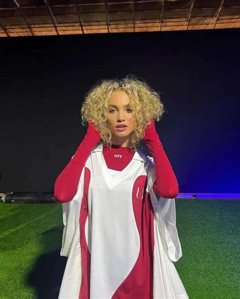 زیباترین زن خیانتکار معشوقه امباپه شد عکس های نامزد خائن زشت ترین فوتبالیست