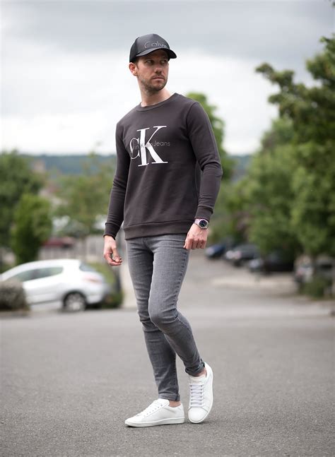 Calvin Klein Sweatshirt And J Brand Grey Skinny Jeans Outfit Your