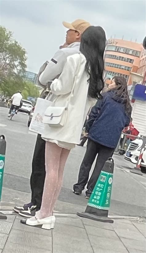 Ericw On Twitter 极品细腿白丝小骚跟 街拍 白丝 高跟鞋