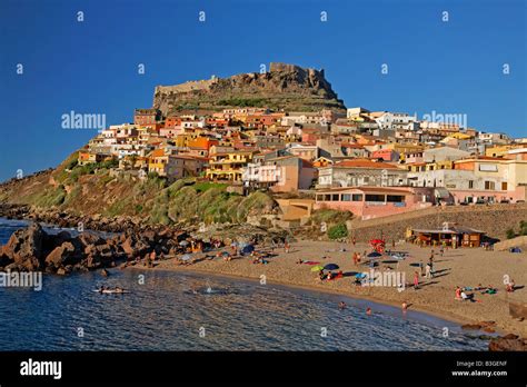 Italien Sardinien Castelsardo Strand Stockfoto Bild 19417147 Alamy