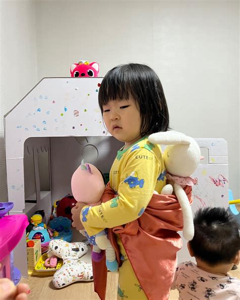 야생잡초한가을 그 엄마에 그 딸 너도 앞 뒤로🤣 육아소통 육아일상 육아스타그램 육아는즐겁게