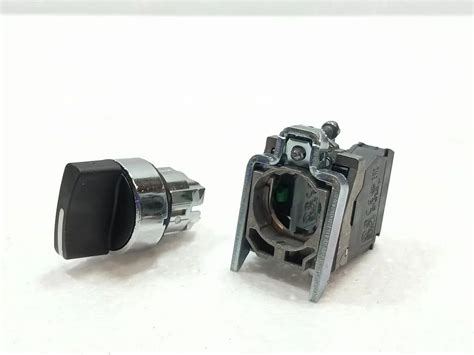 Schneider Xb4bd53 3 Position Maintained Selector Switch With Zbe 101 At