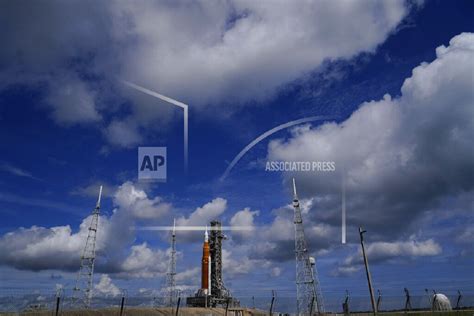 Nasa S Moon Bound Rocket On Track For Launch Despite Hits By Lightening