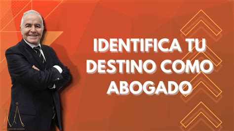 Contrata A Un Abogado Para Arreglar Tus Papeles Legales Y Migratorios