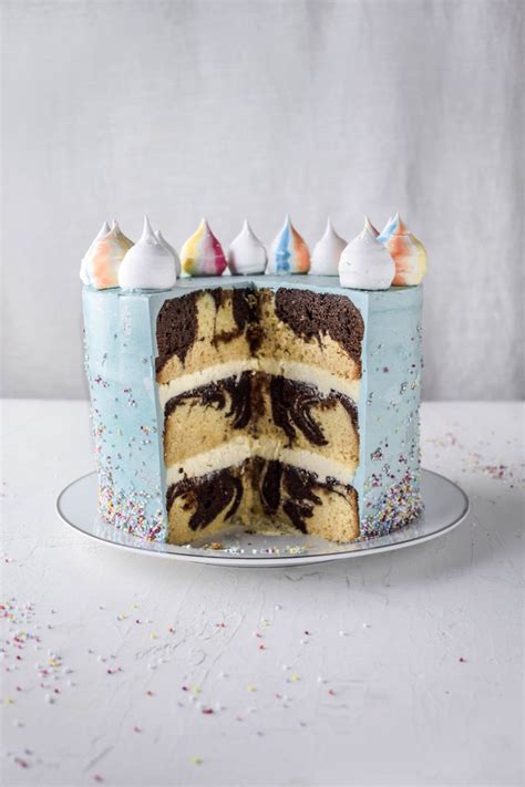 Bunte Marmorkuchen Geburtstagstorte Mit Streuseln Marmorkuchen