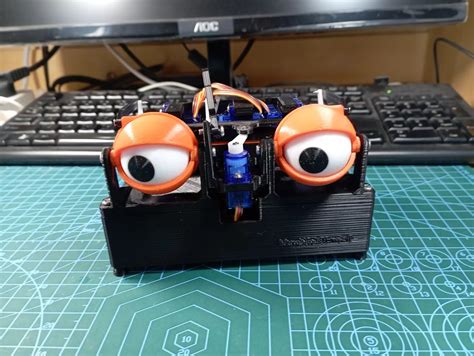 Mecanismo De Ojos Para Crear Un Robot Deja De Pensar