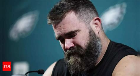 Jason Kelce Philadelphia Eagles Icon Tearfully Announces Retirement