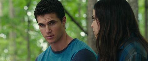 Auscaps Robbie Amell The Duff