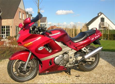 Kawasaki ZZR (Кавасаки ЗЗР) 400: обзор и технические характеристики ...