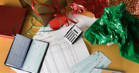 How To Avoid Piling Up Debt During The Holidays Cbs News