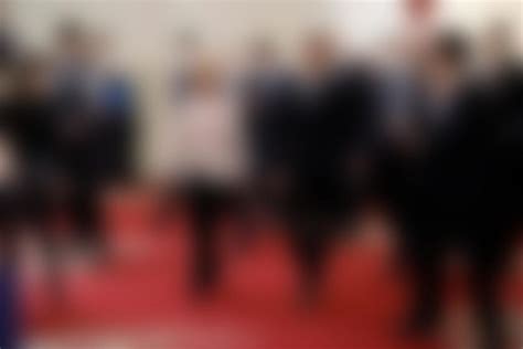 习近平同法国总统马克龙、欧盟委员会主席冯德莱恩举行中法欧三方会晤图片频道财新网