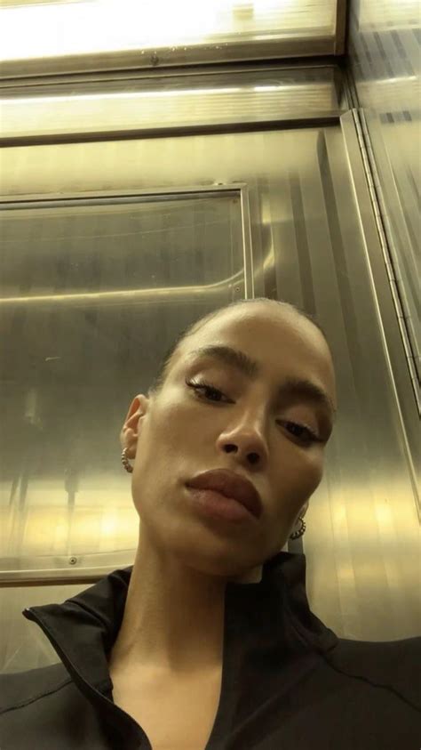 My Sisters Big Lips😩😩26 Scrolller
