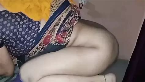 印度性感女孩lalita Bhabhi的xxx视频，bhabhi Ji在拍摄lalita Bhabhi性爱视频时清理了她的阴毛 Xhamster