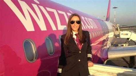 Economica net Wizz Air a lansat programul de cadeţi She can fly