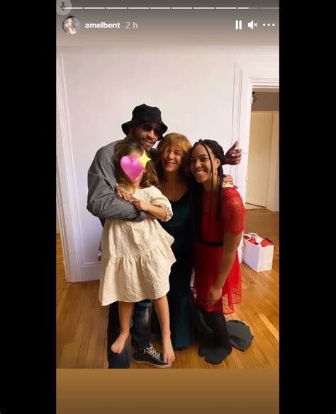 Photo Amel Bent a publié une photo de famille sur Instagram le 27