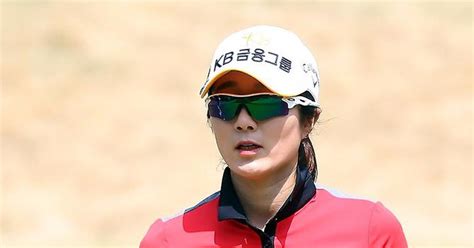 포토 버디 성공 안송이 기분 좋은 버디 출발