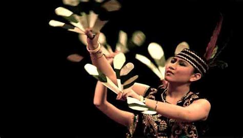 Inilah 11 Tarian Tradisional Dari Kalimantan Selatan Dan Penjelasannya