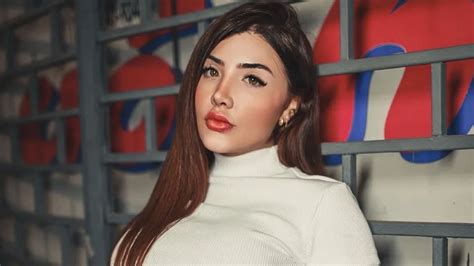 Quem é Aline Farias Modelo Expõe Conversas Com Neymar Tem Nudes