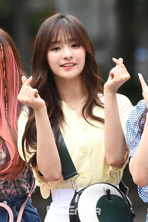 BZ포토 프로미스나인 이나경 이렇게 예쁘면 반칙 비즈엔터