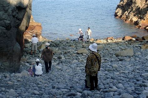 西引島東澳口最佳消暑勝地 腳踏鵝卵石快意又舒暢 馬祖日報