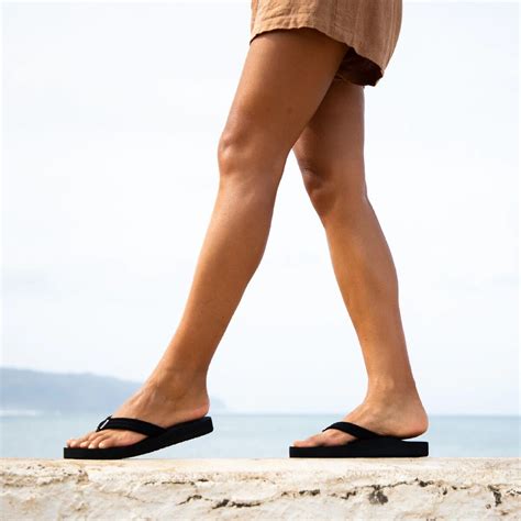 Reef Cushion Breeze Flip Flop Womens Footwear