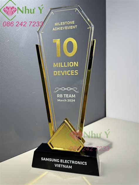 Cup Vinh Danh Nhân Viên