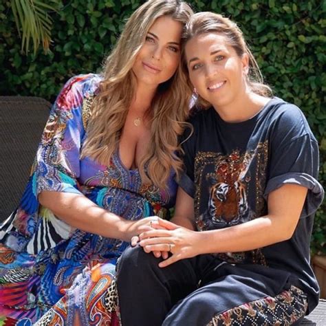 Кто такая «девушка в красном из «Матрицы и как она сейчас выглядит