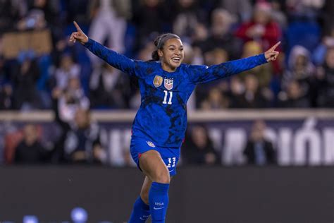 Sophia Smith Wallpapers Top Free Sophia Smith Backgrounds WallpaperAccess