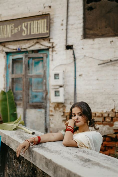 Beautiful Indian Bhabhi Photos Download The Best Free Beautiful Indian