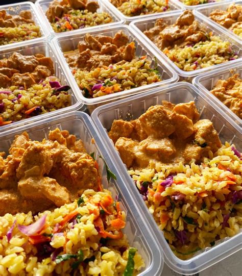 NOVIDADE Strogonoff de frango de panela e arroz integral legumes sem glúten g