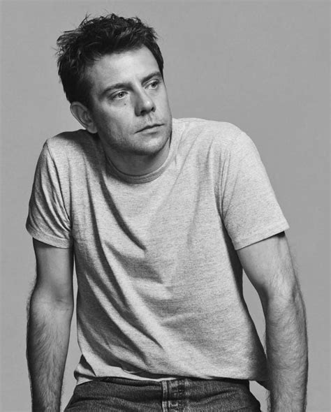 تعيين جوناثان أندرسون مديراً إبداعياً للأزياء النسائية لدى Dior مجلة لها