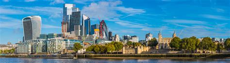 템스 제방 파노라마가 내려다 보이는 런던 금융 지구 고층 빌딩의 타워 런던 잉글랜드에 대한 스톡 사진 및 기타 이미지 런던 잉글랜드 화창한 Central London