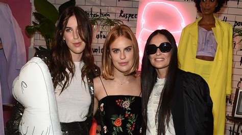 Tallulah Willis Nackt Bad Mit Schwester Scout Promiflashde