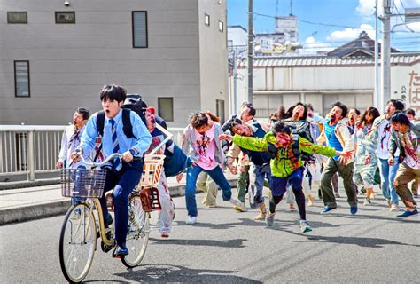 赤楚衛二主演で「ゾン100」実写化 ゾンビ発生→会社に行かなくていい！の新視点青春コメディゾンビホラー Tv Life Web
