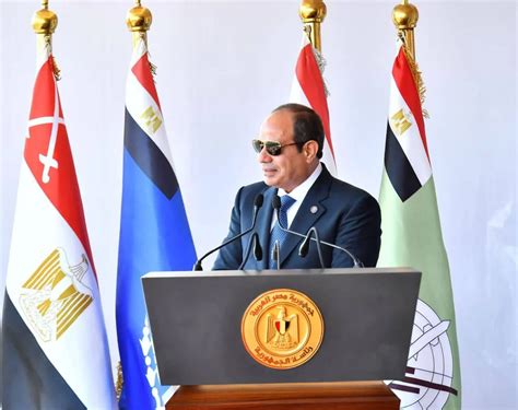 السيسي يطمئن المصريين ويحذر من الإشاعات
