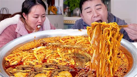 超小厨四川钵钵鸡爆辣冒菜毛肚鸭肠麻辣入味满满一大盆吃起来爽过瘾 YouTube