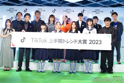画像8 60 新しい学校のリーダーズ「オトナブルー」が「tiktok上半期トレンド大賞2023」受賞 話題の“首振りダンス”生