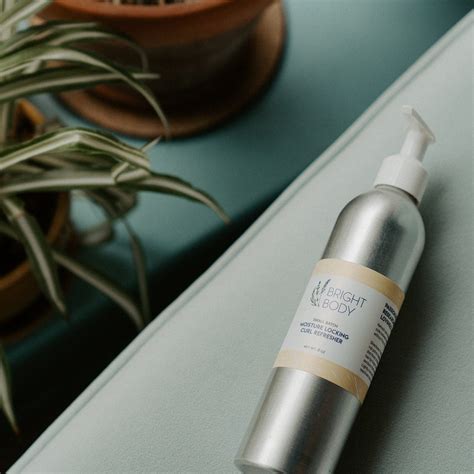 Moisture Locking Curl Refresher Curl Refresher Spray Bright Body